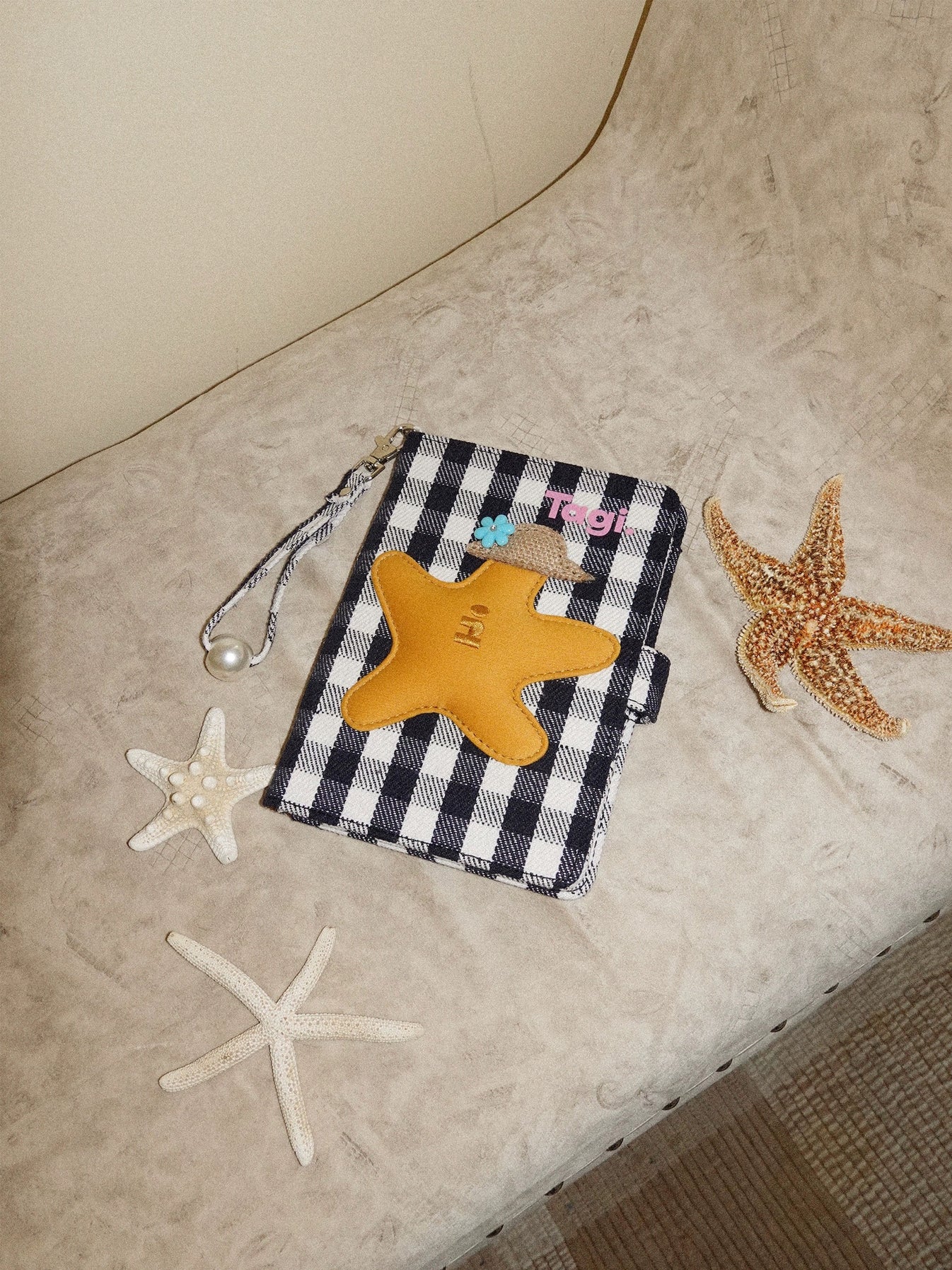 Tagi Passport Holder Butter Star – Fixxshop